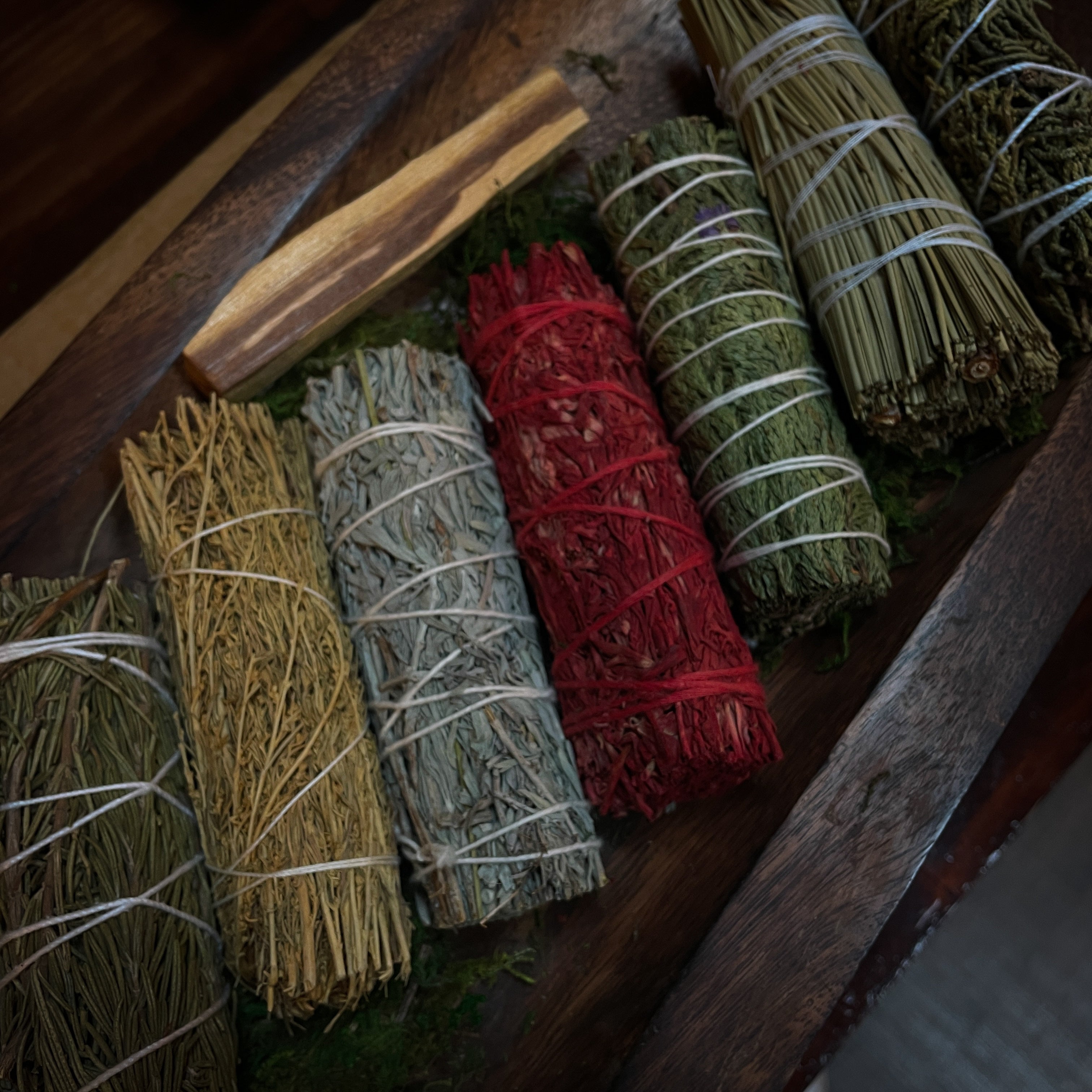 Palo Santo Stick (Ethically Sources)- Spiritual Cleansing – Elfhame